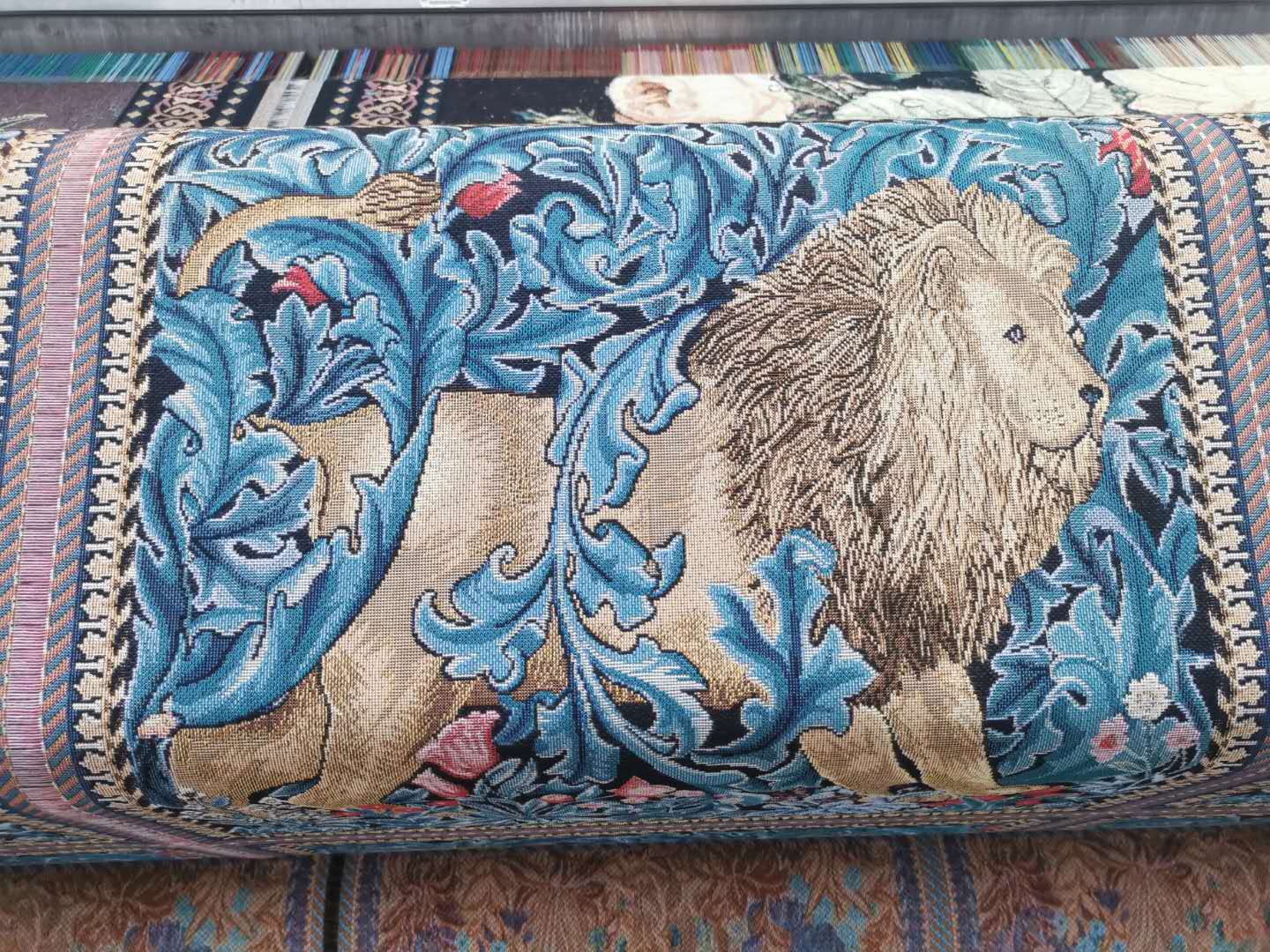 Artwork to welcome summer into your home | Signare Tapestry